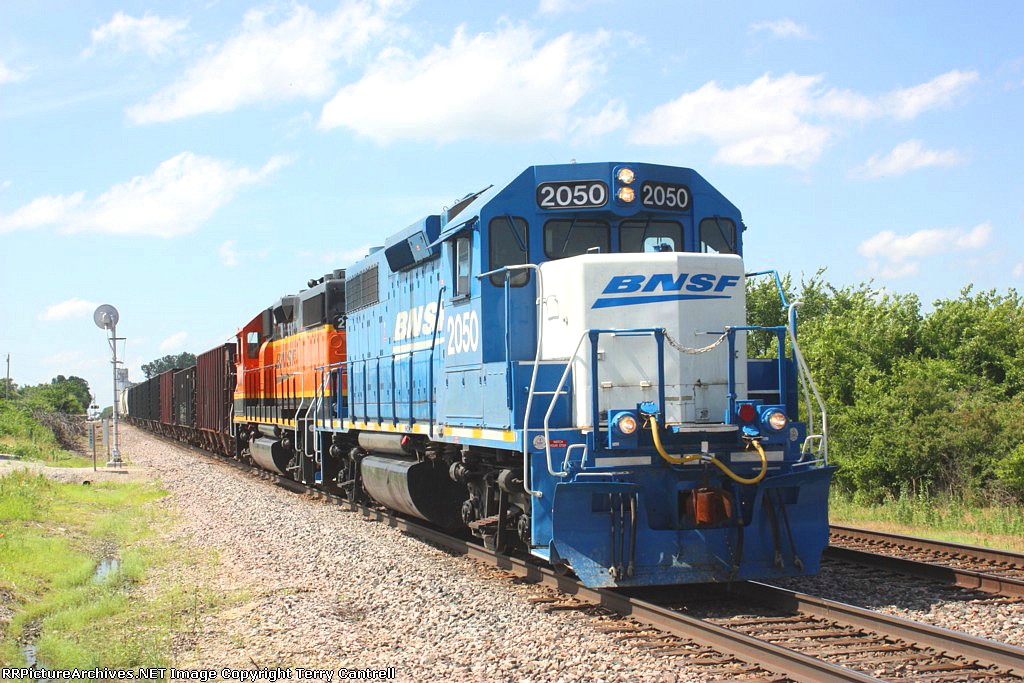 BNSF 2050 blows past the signal